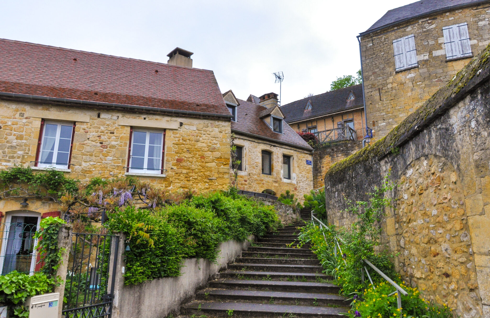 Visiter Gourdon et ses alentours : le guide complet - La Marinière en ...